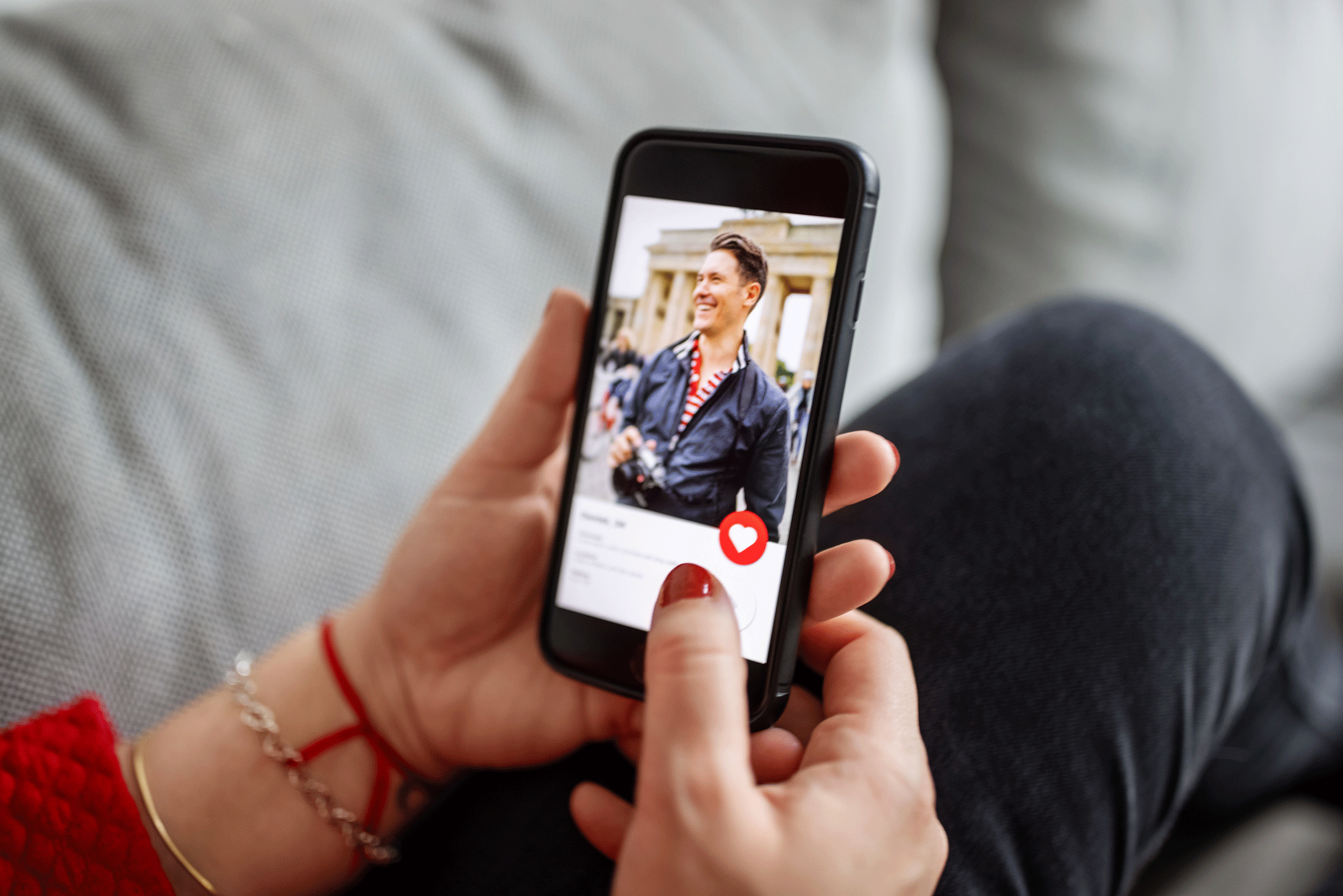 How To Spot a Fake Dating Profile | YourCareEverywhere