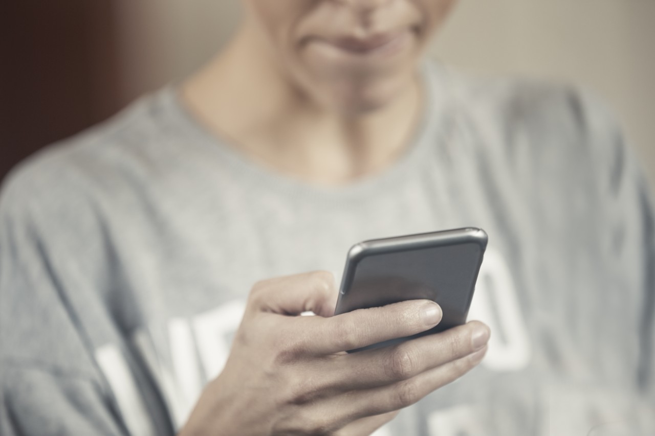 Smartphones Can Cause Hand Pain | YourCareEverywhere